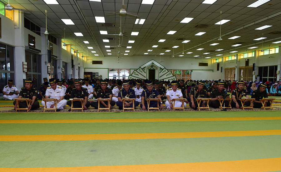 News - RBAF PRESENTS DONATIONS TO 138 ORPHANS