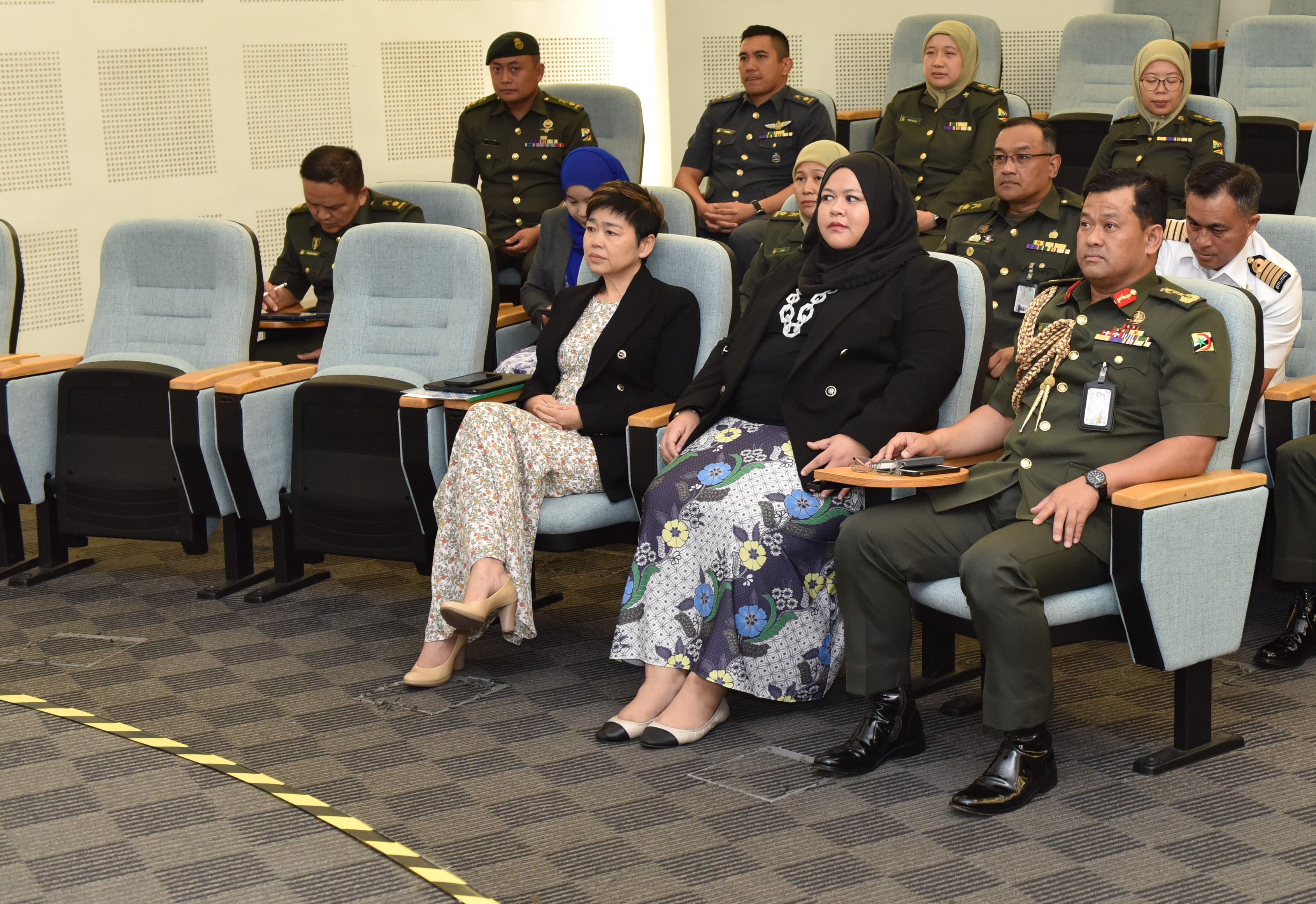 News - DEFENCE EXECUTIVE COMMITTEE AND SENIOR OFFICALS...