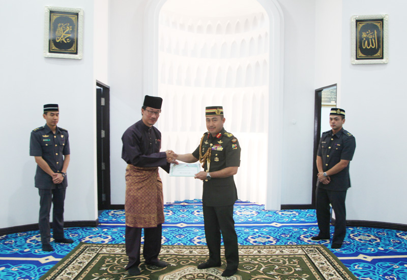 News Headlines - DONATION HANDOVER CEREMONY TO PENGIRAN MUDA...