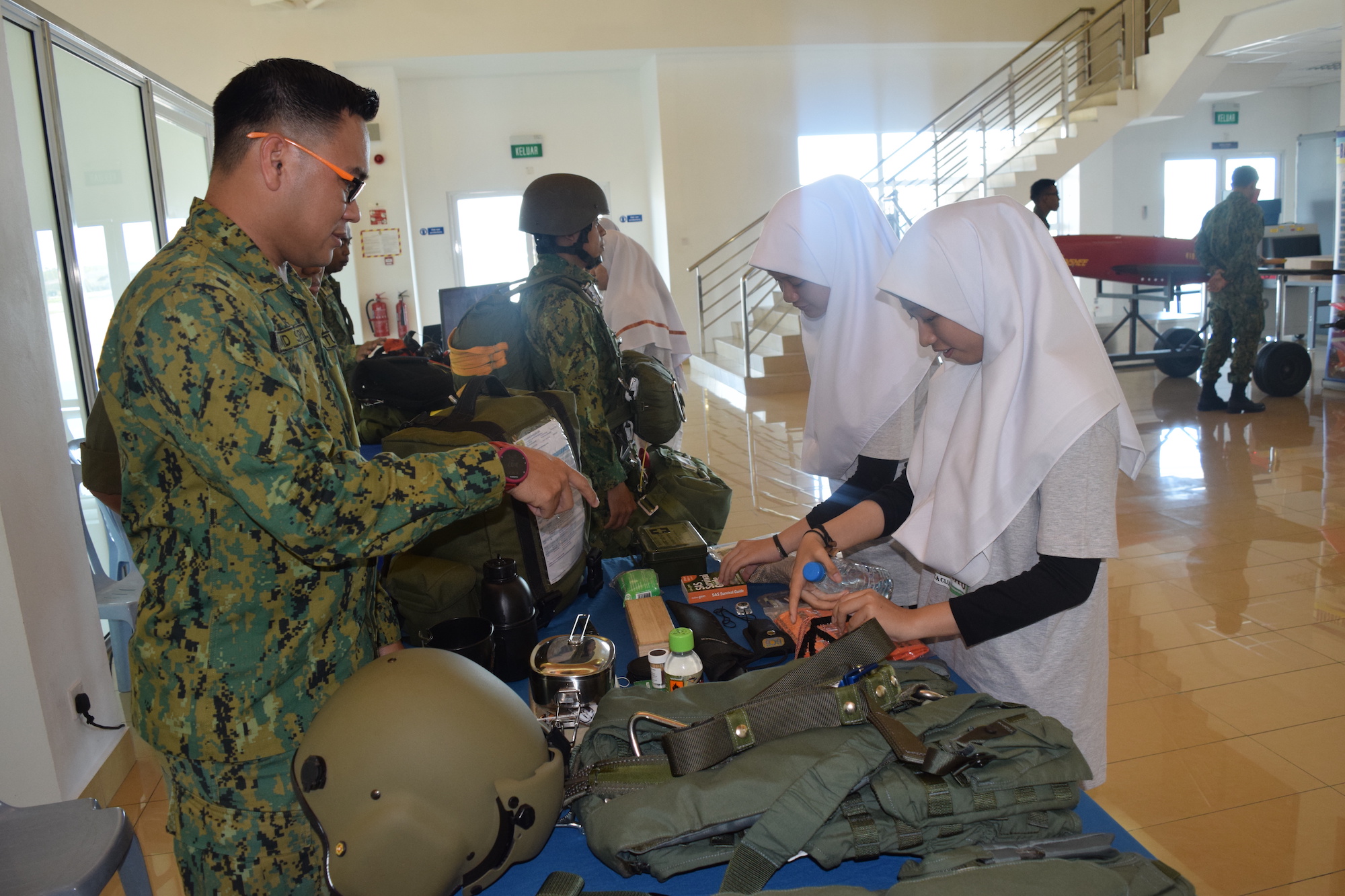 News Headlines - ROYAL BRUNEI AIR FORCE RECEIVED EDUCATIONAL...