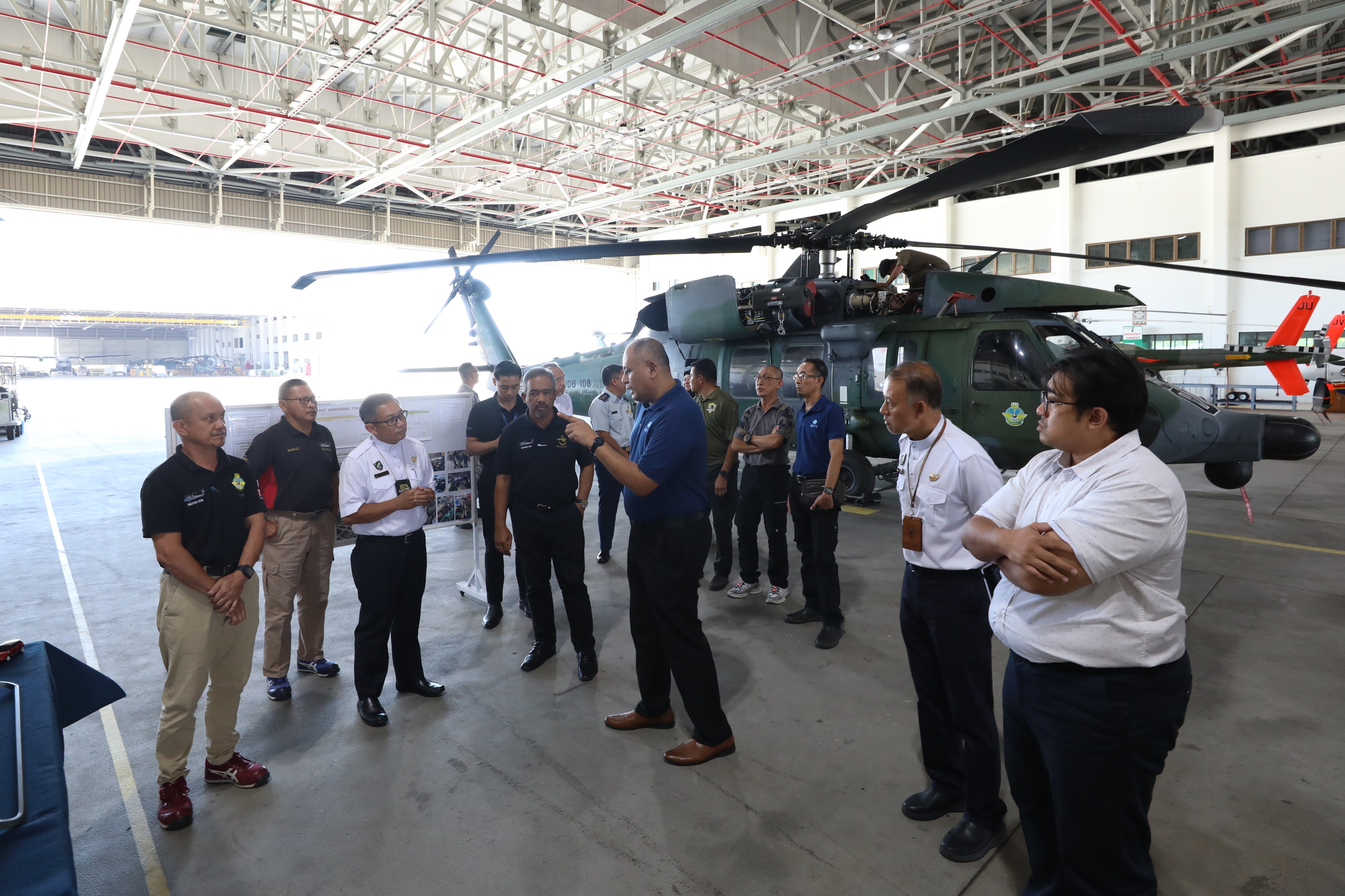 News Headlines - RBAirF RECEIVES WORKING VISIT FROM CEO BRUNEI...