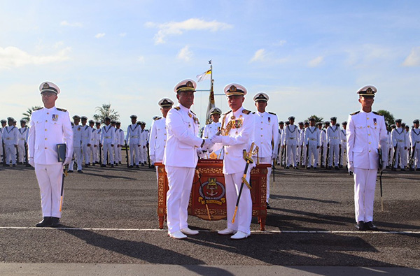 CHANGE OF COMMAND CEREMONY FOR THE COMMANDER OF ROYAL BRUNEI NAVY | MINDEF