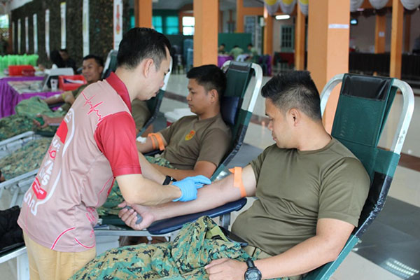 BLOOD DONATION CAMPAIGN AT BERAKAS GARRISON IN CONJUNCTION WITH THE ...