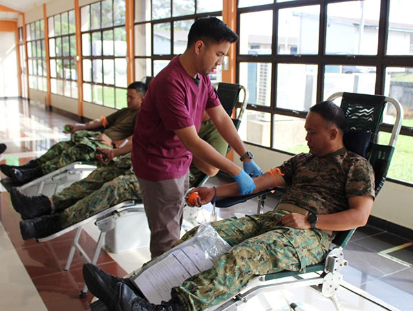 BLOOD DONATION CAMPAIGN AT BERAKAS GARRISON IN CONJUNCTION WITH THE ...