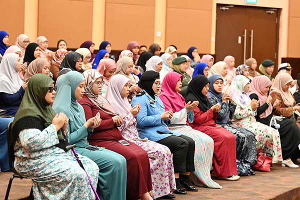 POSTERS DISTRIBUTION CEREMONY TO MARK THE ROYAL BRUNEI ARMED FORCES ...